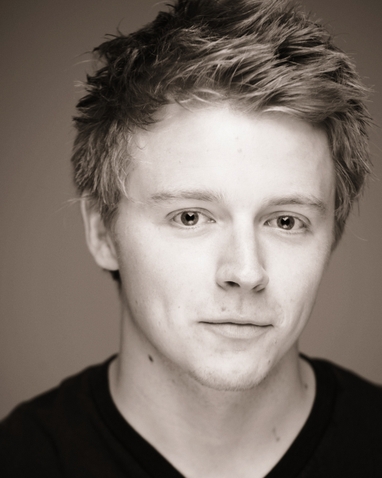 Jack Lowden (2 de Junho de 1990) | Artista | Filmow