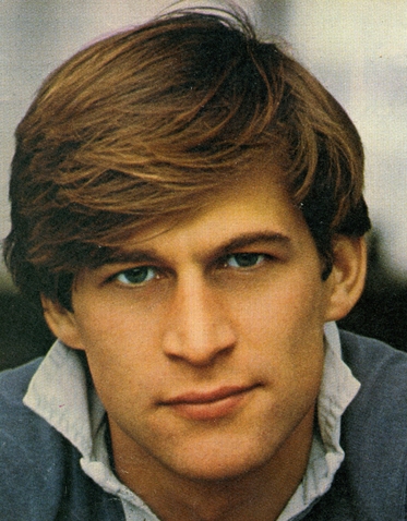 Simon MacCorkindale (12 de Fevereiro de 1952) | Artista | Filmow