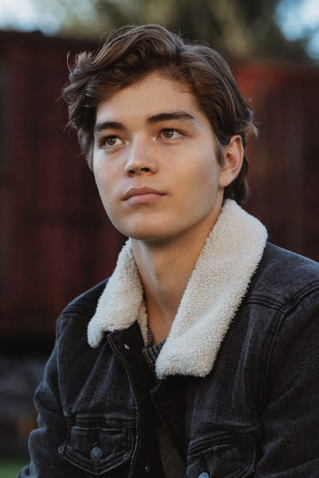 Matthew Sato (19 de Abril de 2001) | Artista | Filmow