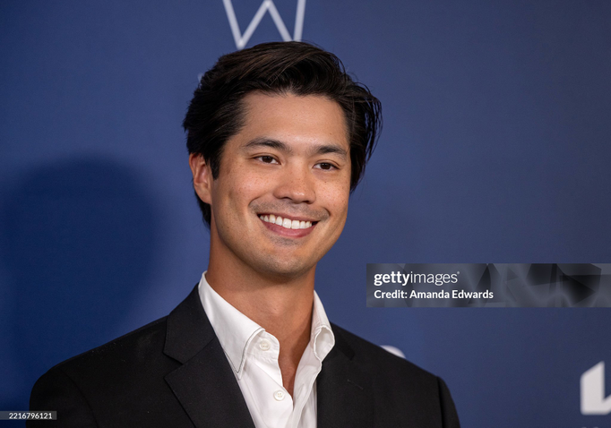 Ross Butler (17 de Maio de 1990) | Artista | Filmow
