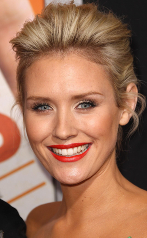 Nicky Whelan (I) (10 de Junho de 1981) | Artista | Filmow