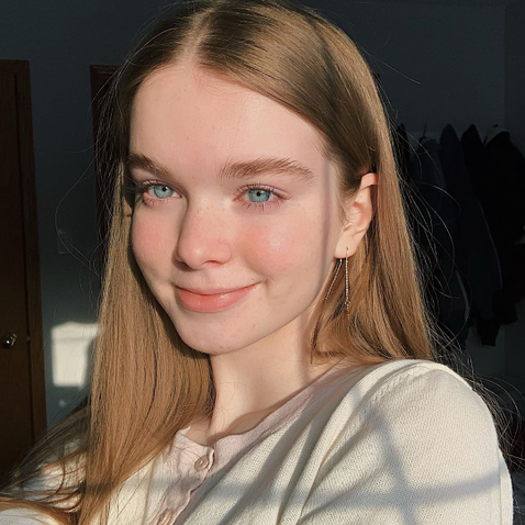 Summer H. Howell (22 de Maio de 2004) | Artista | Filmow