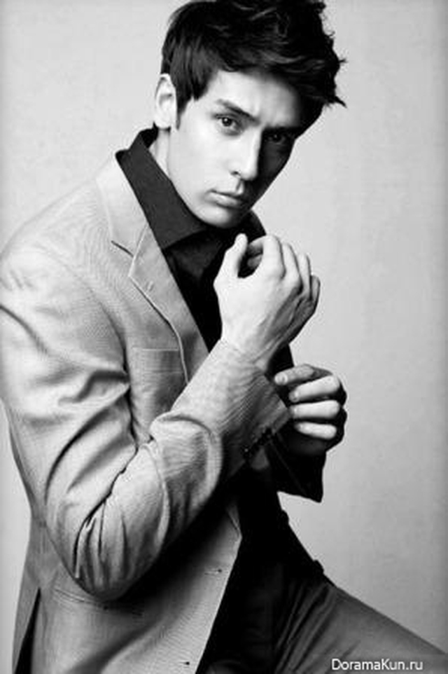 Julian Kang (11 de Abril de 1982) | Artista | Filmow