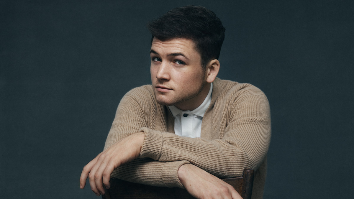 Rocketman | Taron Egerton pode interpretar Elton John | Notícias | Filmow