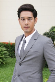 Panithi Krausoponpong | Artista | Filmow