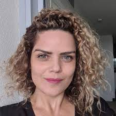 Clara Ferrari | Artista | Filmow